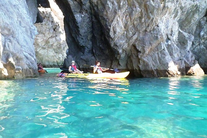 Kayak Tour From Sesimbra to Ribeira Do Cavalo Beach, Passing Through the Caves - Customer Reviews and Experiences