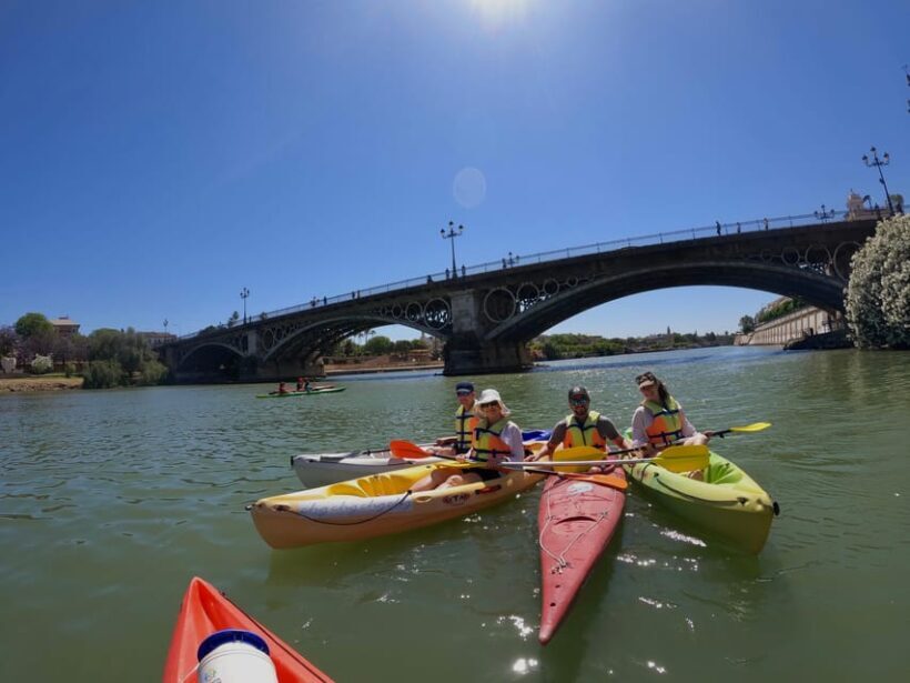 Kayak tour of historic Seville, Triana and Cartuja - The Group Dynamic and the Experience Atmosphere