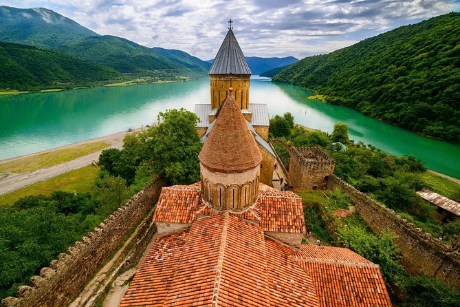 Kazbegi and Khinkali - the ultimate mountain experience tour - What Makes This Tour Stand Out?
