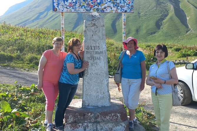 Kazbegi Day Tour With Guide - Meeting and Pickup