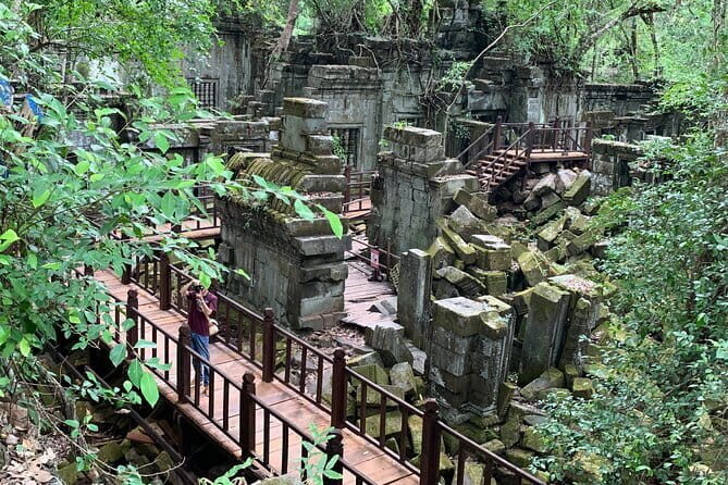 Kbal Spean, Banteay Srei, Beng Melea & Rolous temples Tour - Exploring Banteay Srei: The Citadel of Women