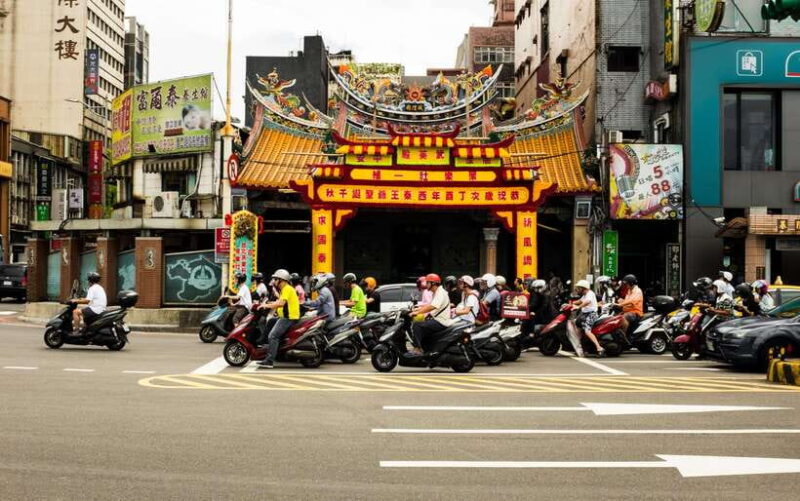 Keelung: Guided Walking Tour with Snacks and Drink - Key Points