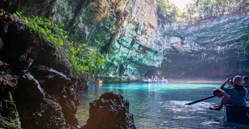 Kefalonia: Half-Day Lake Melissani and Drogarati Cave Tour - Analyzing the Value