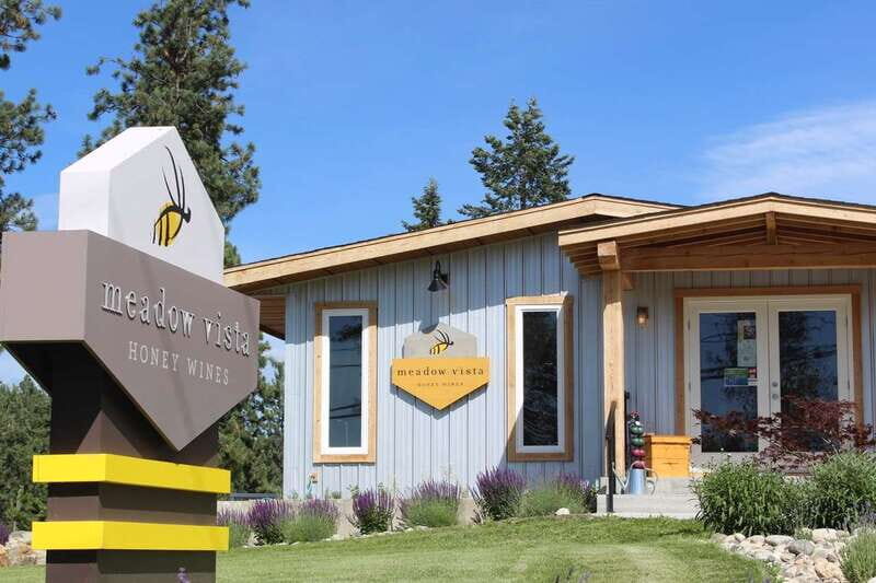 Kelowna: E-Bike Bee Tour w/ Tastings, Lunch, and Audioguide - Setting the Scene: A Unique Combination of Nature and Food