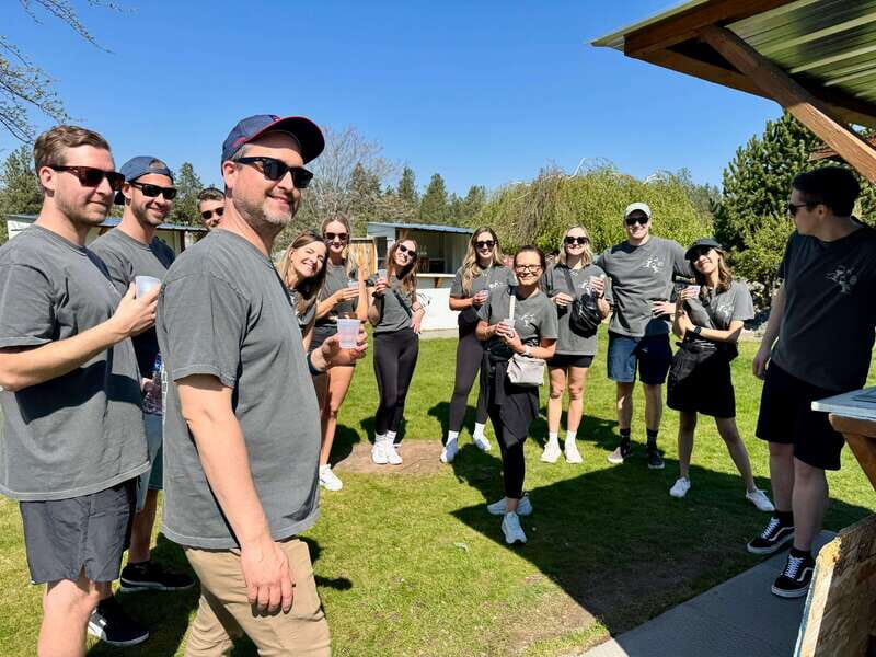 Kelowna: E-Bike Bee Tour w/ Tastings, Lunch, and Audioguide - Tasting Artisanal Honeys & Honey Wines