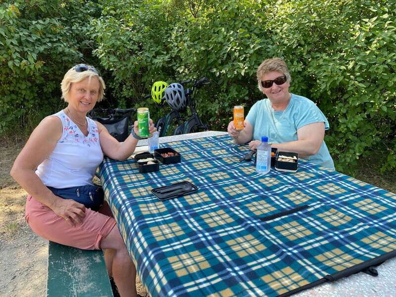 Kelowna: Okanagan Lake Guided E-Bike Tour with Picnic - Exploring Kelowna’s Lake and Knox Mountain by E-Bike
