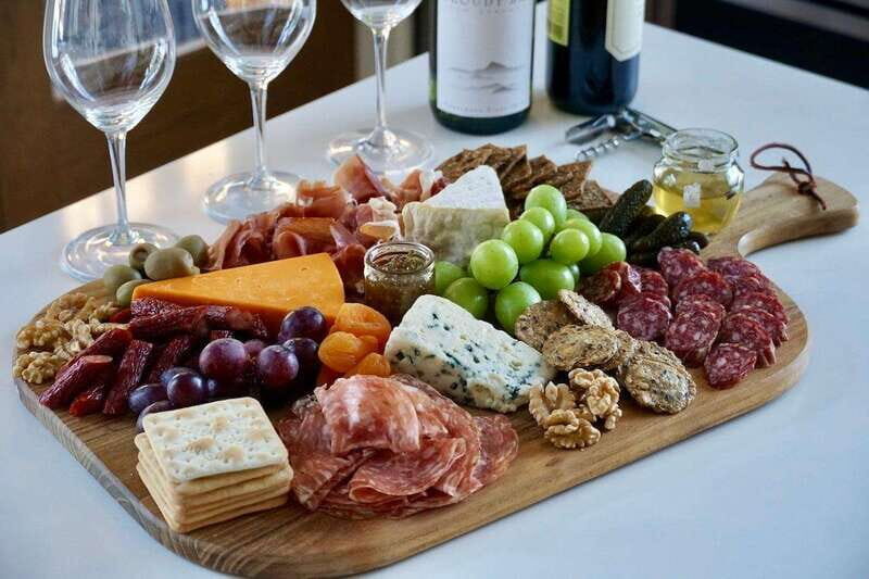 Kelowna: Sunset Sip Wine Tour - The Pros and Cons