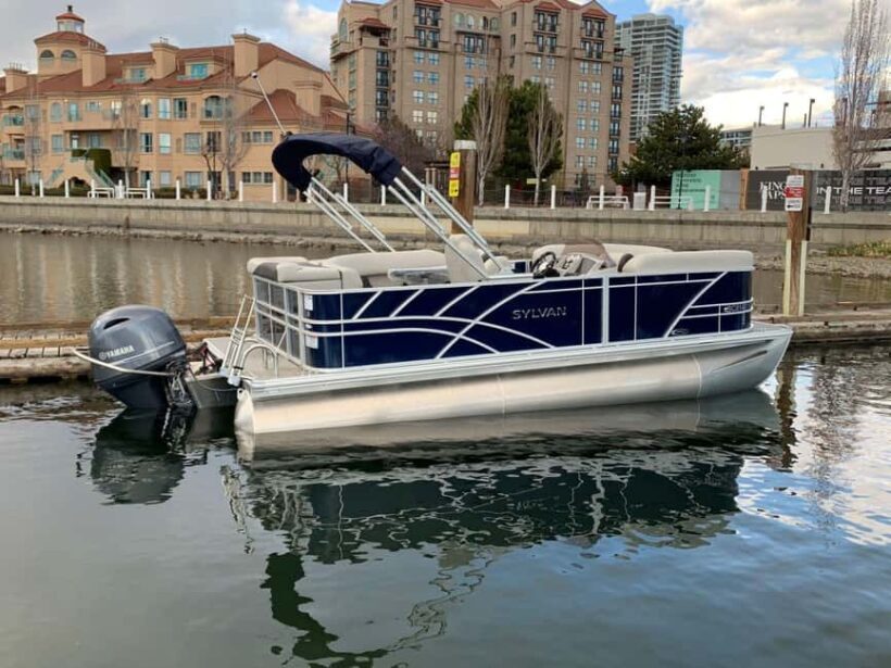 Kelowna: Sylvan Mirage Cruise Pontoon for rent - Is This the Right Choice for You?