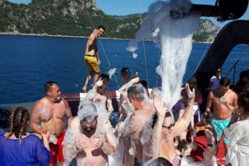 Kemer/Antalya/Belek/Kundu, Exciting Pirate Ship Adventure - Return and Reflection