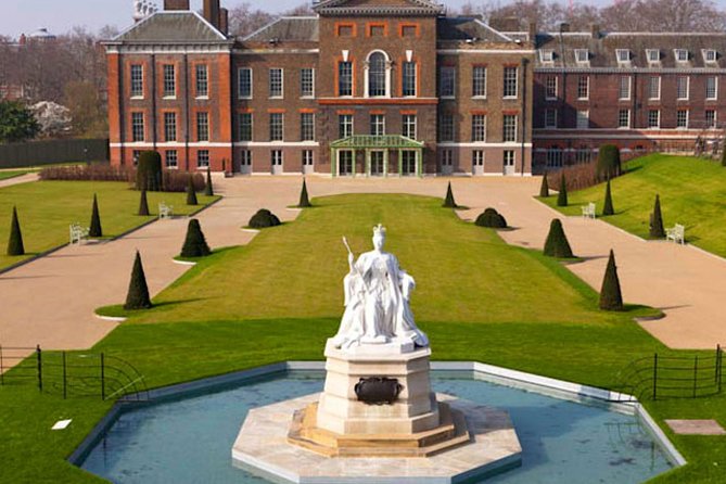 Kensington Palace VIP Garden Tour With Royal High Tea - Exploring Kensington Palace Gardens