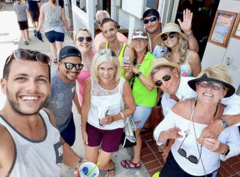 Key West: 2.5-Hour Duval Street Pub Crawl - Group Size and Atmosphere