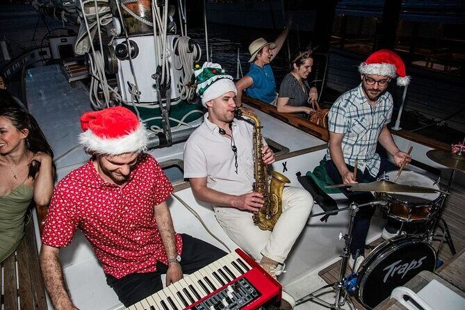 Key West Christmas Cruise with Live Band and Drinks - FAQ