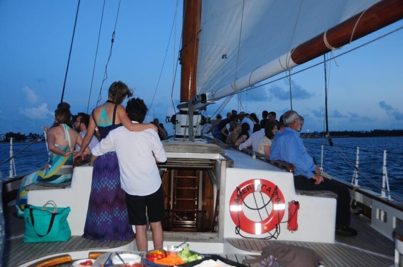 Key West: Live Christmas Holiday Music Cruise with Hot Cocoa - An Authentic Holiday Experience on the Water