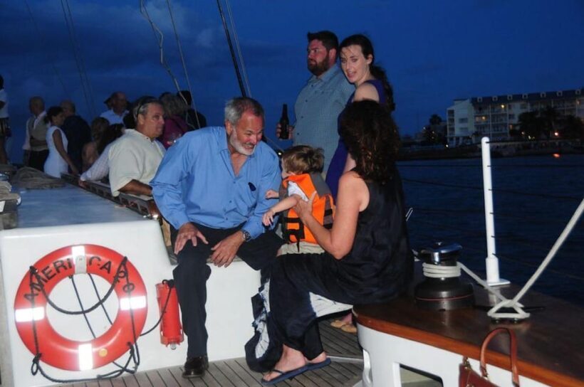 Key West: Live Christmas Holiday Music Cruise with Hot Cocoa - Wrapping Up