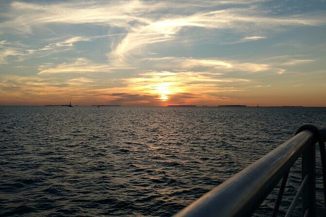 Key West: Smathers Beach & activities with a Sunset Catamaran & Open Bar - FAQ