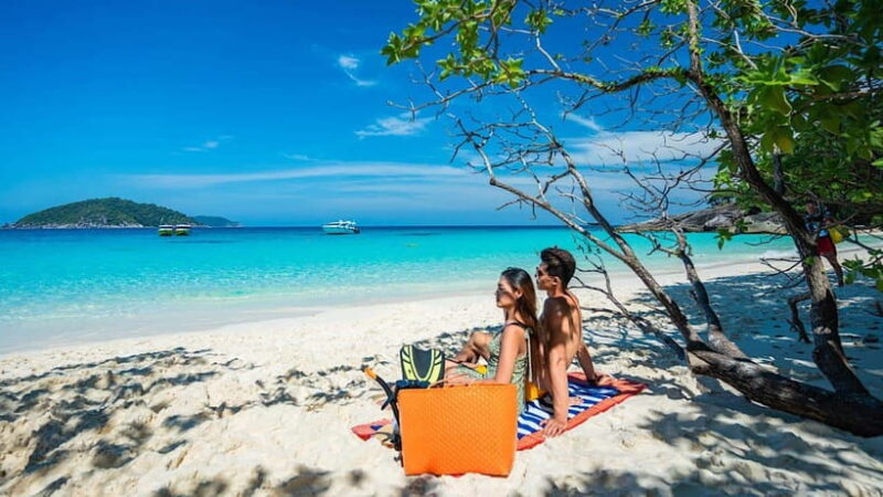 Khao Lak : Similan Islands Speed Catamaran Premium Morning - The Grand Finale: Similan Island / Koh 8 and Sailboat Rock