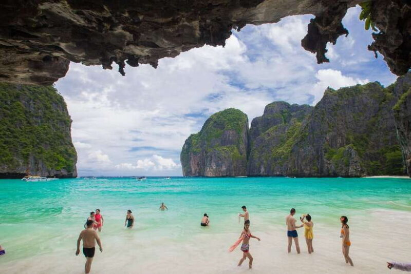 Khaolak: Early Bird To Phi Phi Island & Maya Bay with Lunch - Key Points
