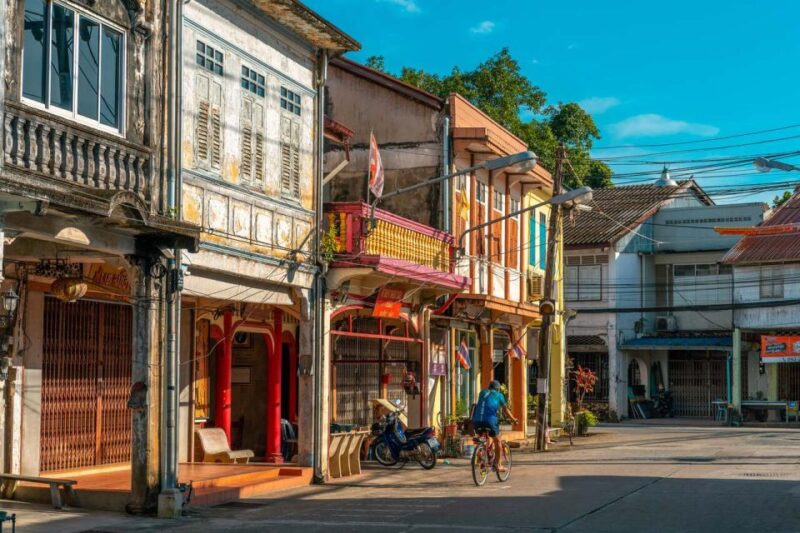 Khaolak Guide Tour to Sunday Market and Rescured Elephant - Breaking Down the Day: What to Expect