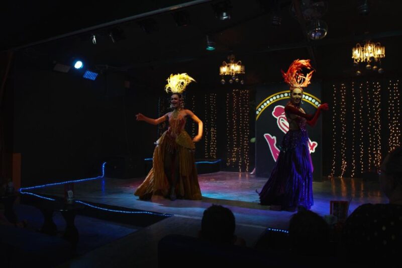 Khaolak:Finger Food Guided Tour with Cabaret Show - Who Should Consider This Tour?