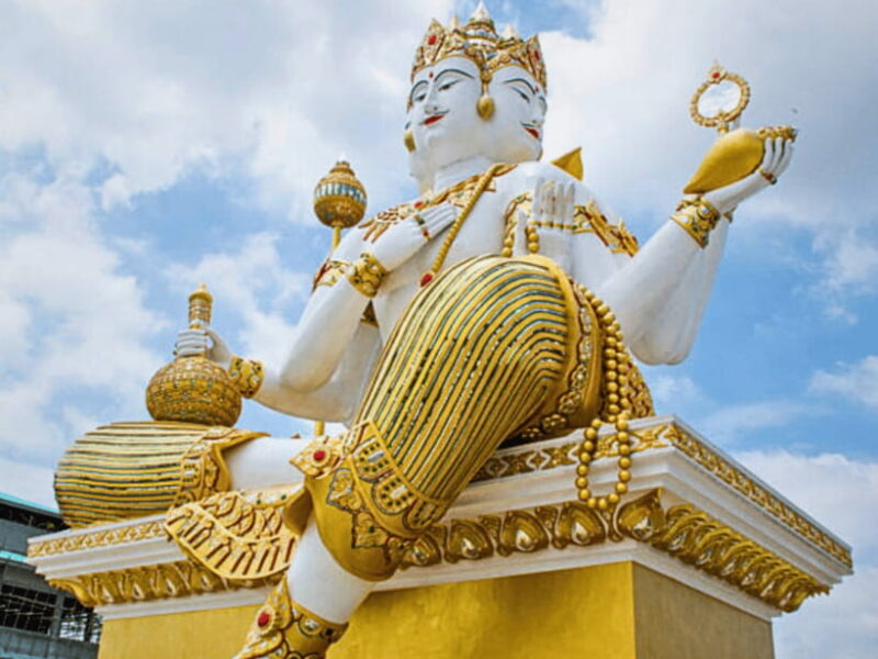 Khlong Khuean Shri Ganesh Park & 100-Year-Old Ban Mai Market - Key Points