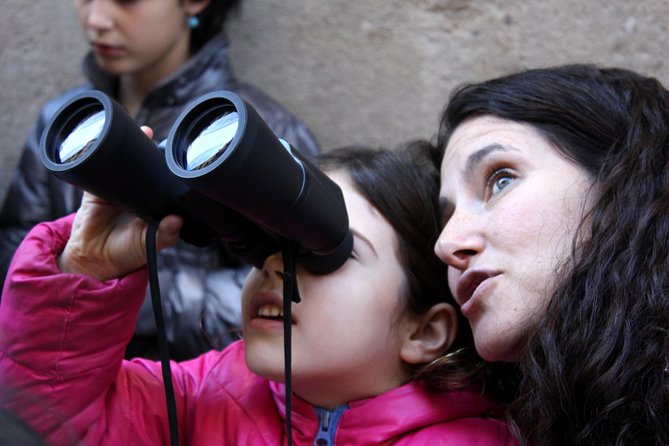 Kids & Family Private Guided Dragon Tour in Barcelona - Exploring the Barrio Gótico
