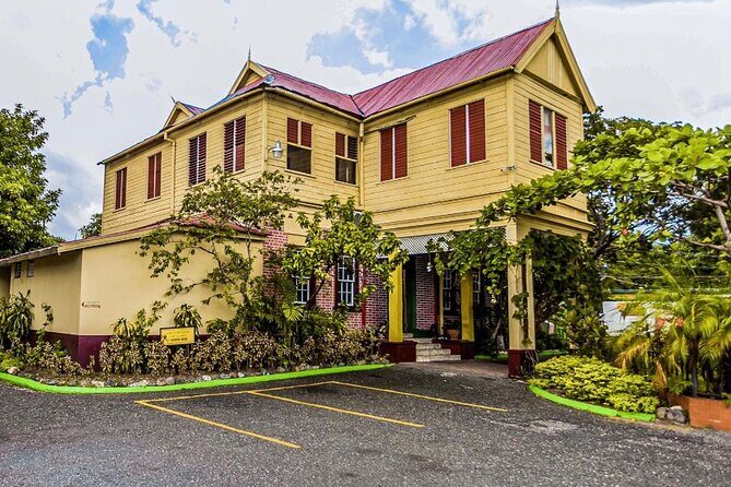 Kingston City Tour and Bob Marley Museum Tour from Montego Bay - An In-Depth Look at the Tour Experience