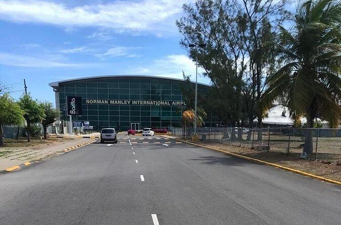 Kingston Roundtrip Airport Taxi Transfer to RIU Ocho Rios & Moon Palace Hotels - In The Sum Up