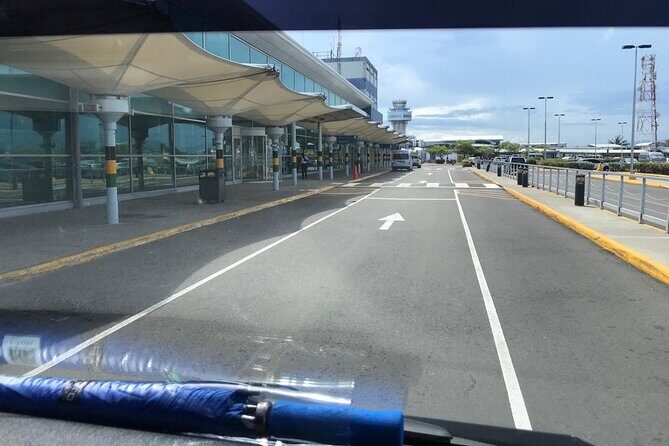 Kingston Roundtrip Airport Taxi Transfer to RIU Ocho Rios & Moon Palace Hotels - Additional Information