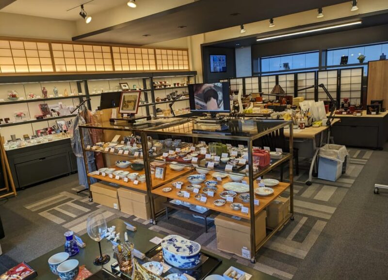 Kintsugi Experience With Arita Ware in Tokyo (English Guide) - Embracing Wabi-Sabi