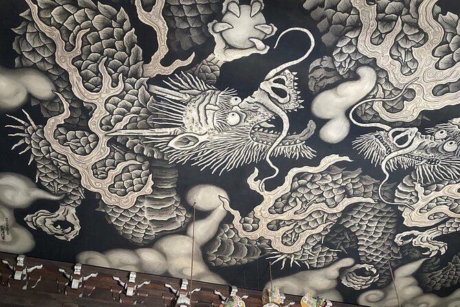 Kiyomizu Temple and Backstreets of Gion, Half Day Group Tour - Sampling of Japanese Snacks