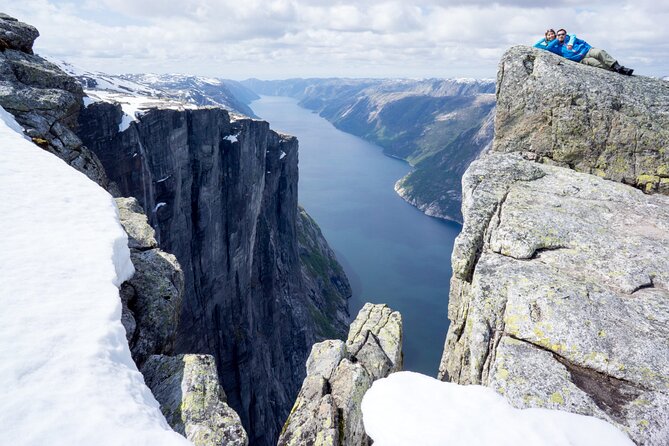 Kjerag Low-Season Hike + Packed Lunch - The Value of the Tour