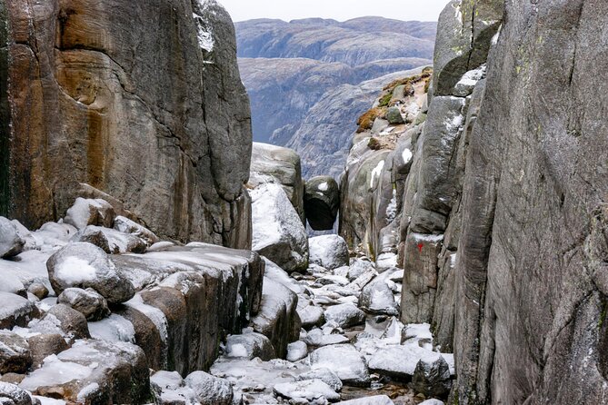 Kjerag Low-Season Hike + Packed Lunch - FAQ