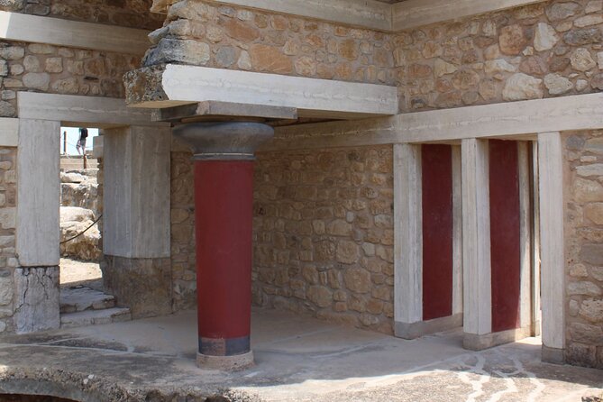Knossos Palace and Heraklion City Guided Tour from Chania - Transitioning to Heraklion: City Life Meets History