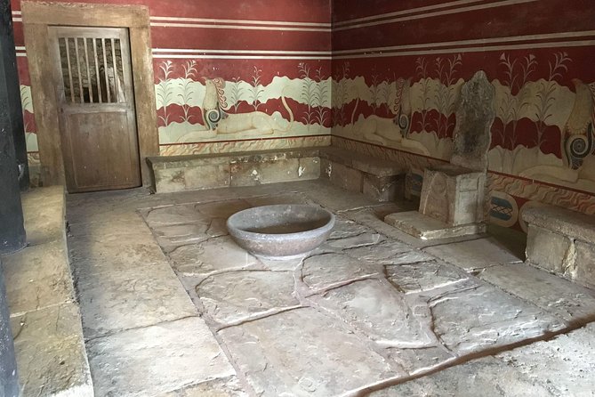 Knossos Palace Exclusive Tour (Small Group) - Logistics and Accessibility