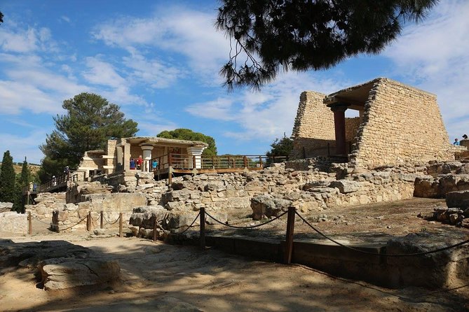 Knossos Palace Guided Walking Tour - Accessibility and Participation