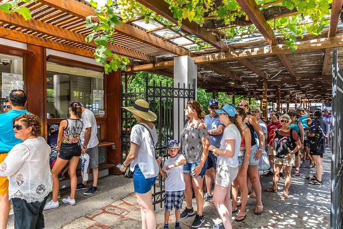 KNOSSOS PALACE private tour ( with Transfer from Heraklion Prefecture ) - The Sum Up