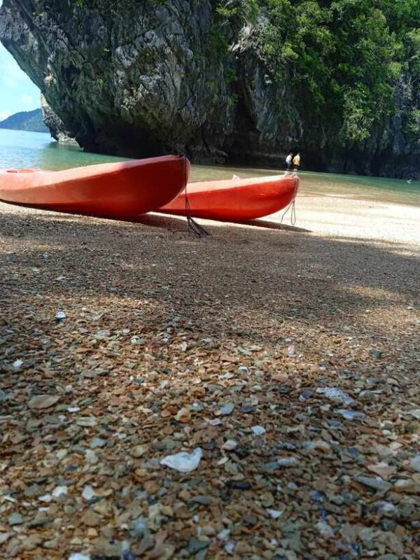 Ko Lanta: Half-Day Kayaking Koh Phee & Koh Talabeng 2 Caves - Authenticity and Value