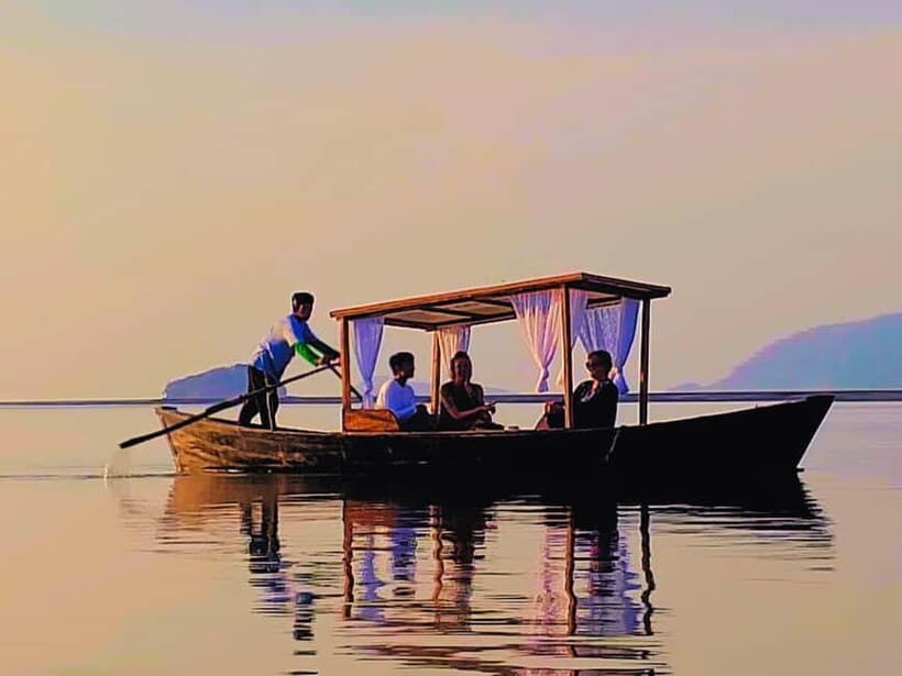 Ko Lanta: Sunrise Gondola Boat Ride with Breakfast - The Experience in Detail