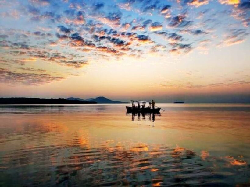Ko Lanta: Sunrise Gondola Boat Ride with Breakfast - FAQs