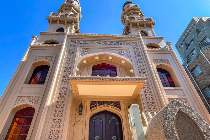 Kobe History & Photo Tour to Capture the Scenery and Cityscape - Capturing the BE KOBE Monument