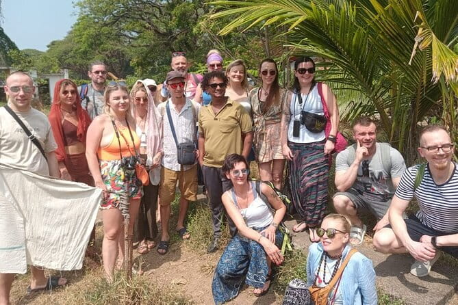 Kochi Tuk-Tuk Sightseeing Tour with Cruise Ship Pickup - Stepping into the Past at St. Francis Church