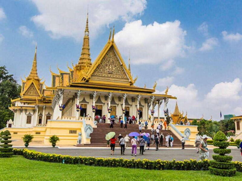Koh Dach Silk Island and Phnom Penh City Private Day Tour - Who Should Consider This Tour?