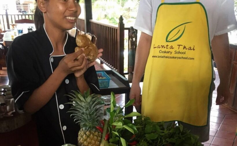 Koh Lanta: Evening Course at Lanta Thai Cookery School - The Instruction and Group Dynamic