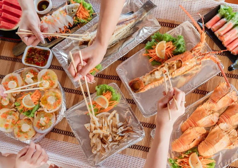 Koh Larn: Private Wooden Boat Charter with Seafood Set - Key Points