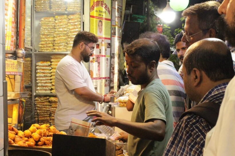 Kolkata Midtown Madness- A Street Food & Nightlife Tour - An In-Depth Look at the Kolkata Midtown Madness Tour