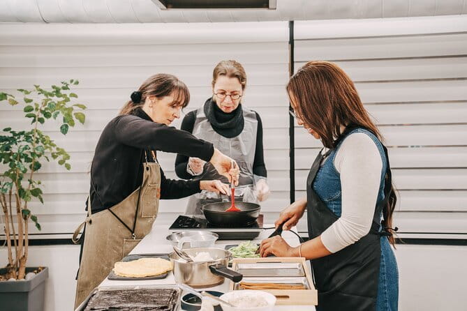 Korea Cooking Class with 3 stars Michelin Chef & Content creators - Key Points