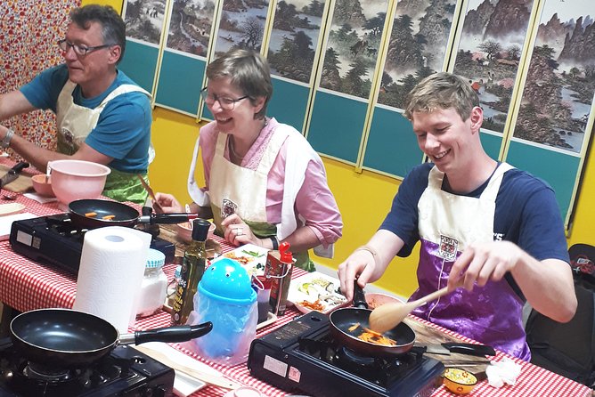 Korean Cooking Class with Full-Course Meal & Local Market Tour in Seoul - The Itinerary in Detail