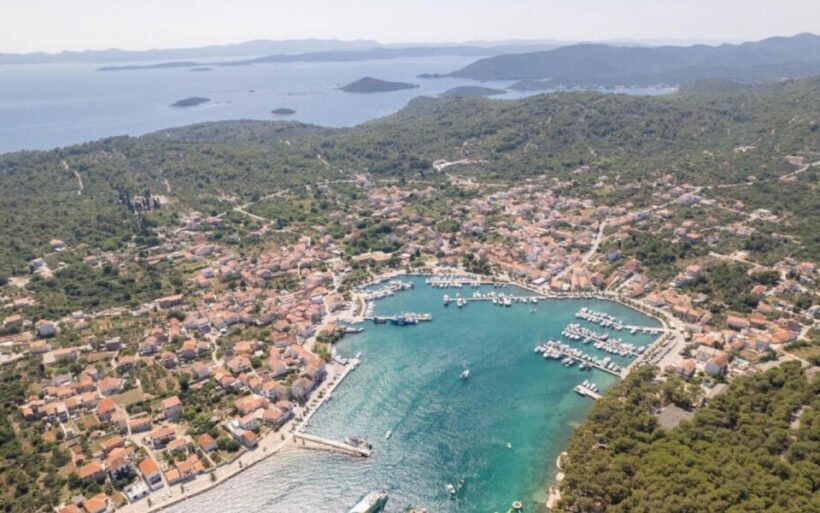 Kornati National Park to island Mana & Kukljica & Beach Loje - FAQs