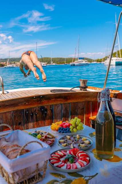 Korula: Sail Away - private cruising tour - The Sum Up