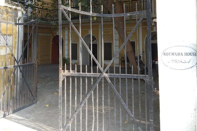 Kotwara Insight: A Visit to Muzaffar and Meera Ali's Home in Lucknow - Key Points